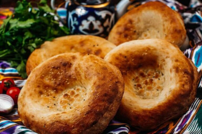 Samarkand: Tandoor Bread & Somsa Cooking +Countryside Picnic - The Plov Demonstration and Village Walk