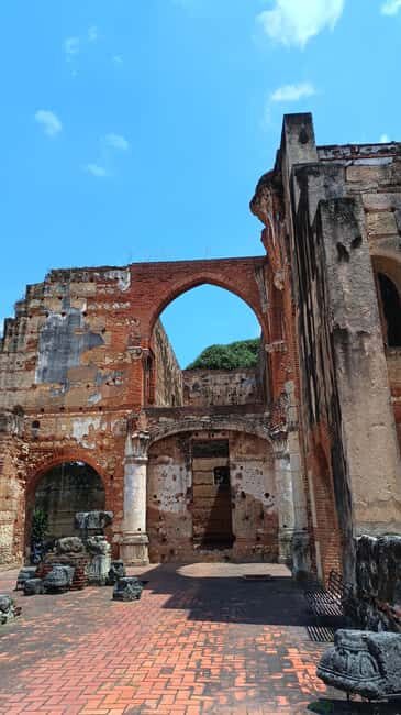 Santo Domingo: Colonial walk and watercolor. - Who should consider this tour?