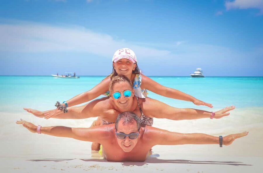 Santo Domingo: Saona Island Cataraman Food And Drink - Transportation and Duration