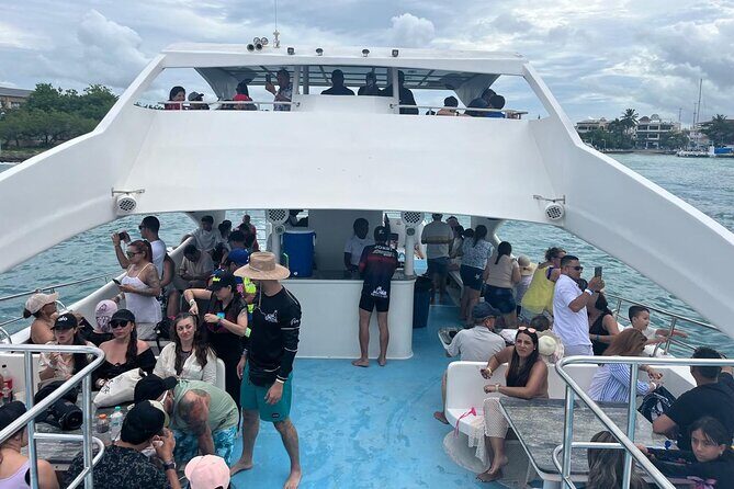 Saona Island :: Discover the magic - Transportation and Group Size