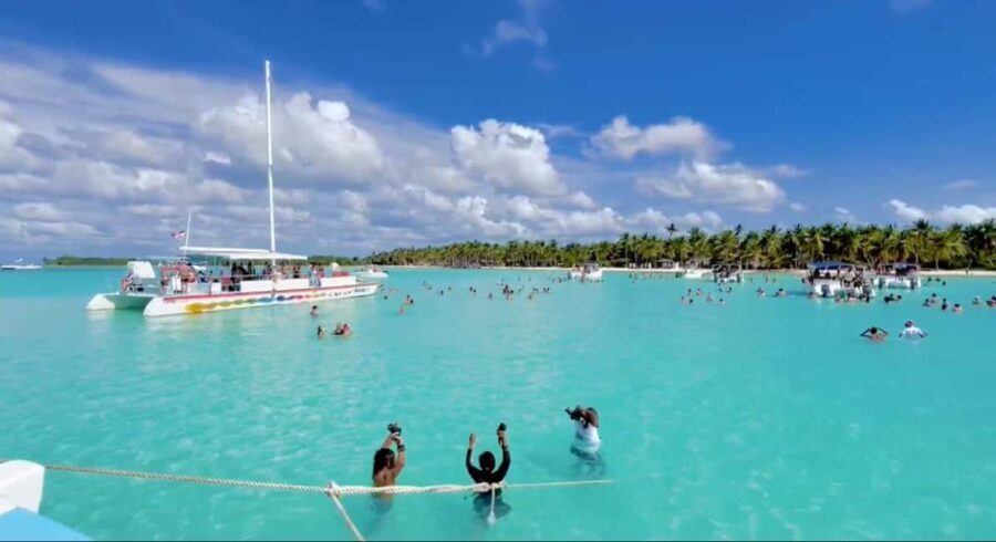 Saona Island Full-Day Cruise, Natural Pool and Lunch - Reaching Saona Island: A Tropical Escape
