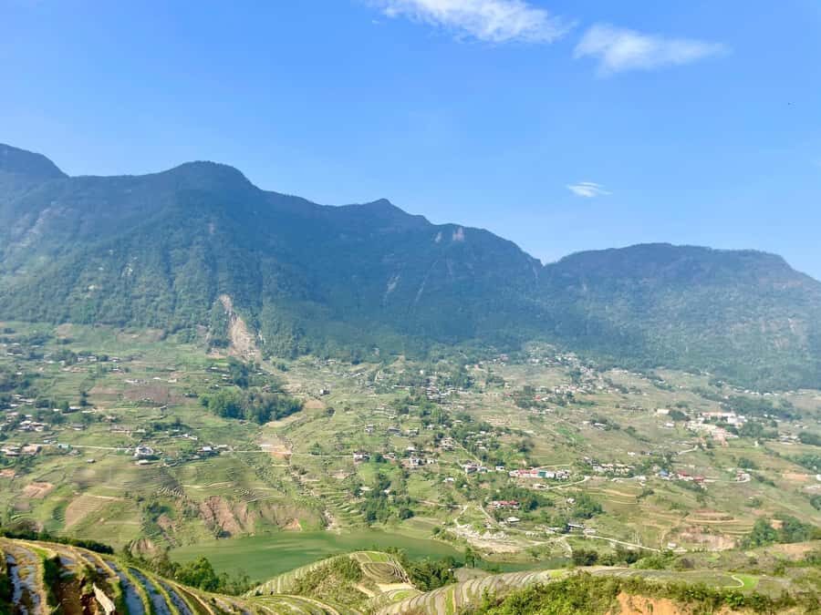 Sapa Trekking Private Tour With Ethnic Female Tour Guide - Discovering the Differences Between the Ethnic Groups