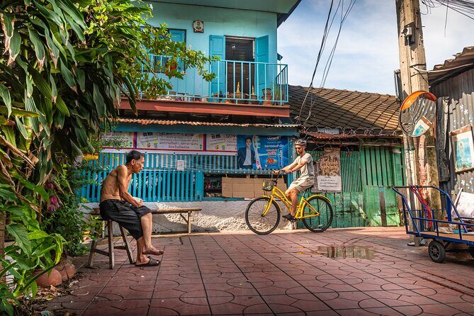 Scenic Real Bangkok Cycling Adventure Chinatown and Thonburi - The Experience: Sights, Sounds, and Smells