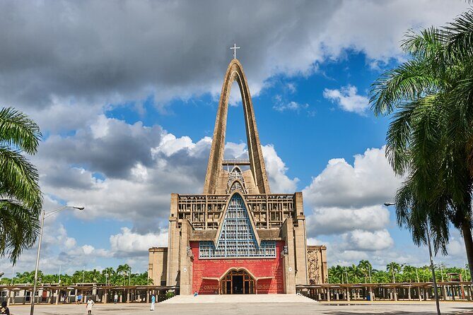 Scenic Wonders: Montaña Redonda & Playa Esmeralda - What the Reviews Say