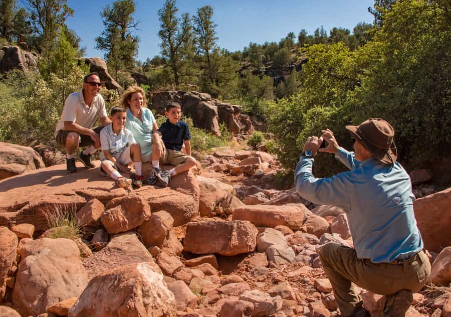 Sedona: Diamondback Gulch Pink Jeep Tour - Navigating Diamondback Gulch: What to Expect
