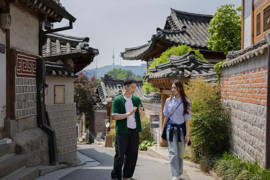 Seoul: 120-Min Gwanghwamun Tour to Understand Local Society - A Detailed Breakdown of the Itinerary