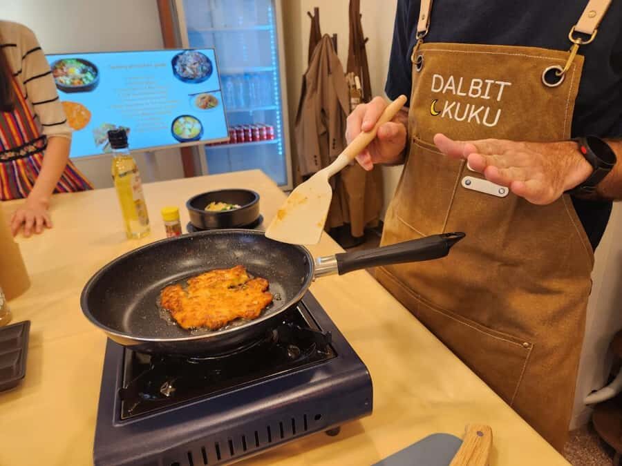 Seoul: 6-Dish Korean Cooking Class & Hidden Alley Tour - Who Will Love This Tour?