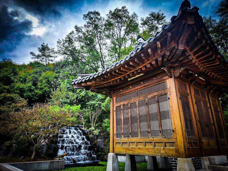 Seoul: Buam-dong Walking Tour with Parasite Filming Site - What We Love About This Tour