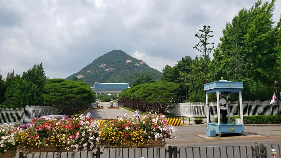 Seoul: Gyeongbokgung Palace, Jogyesa Temple, Bukchon Village - What to Expect and Practical Aspects