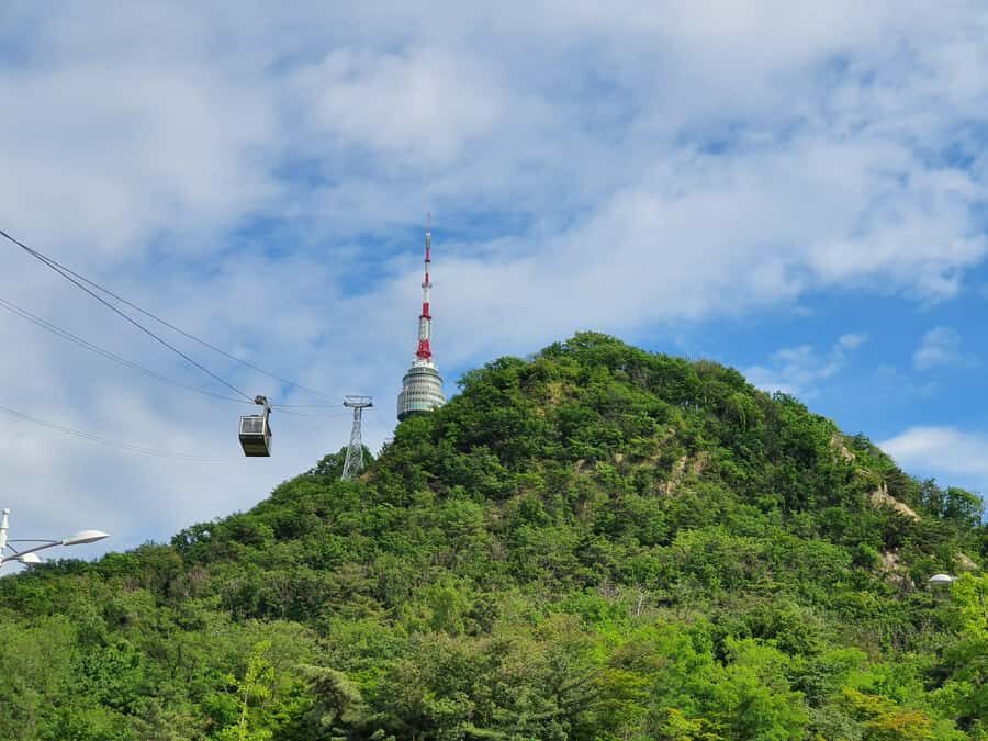 Seoul: Hiking Tour to Namsan Mountain Panoramic Viewpoints - The Summit: Panoramic Views and Photo Opportunities