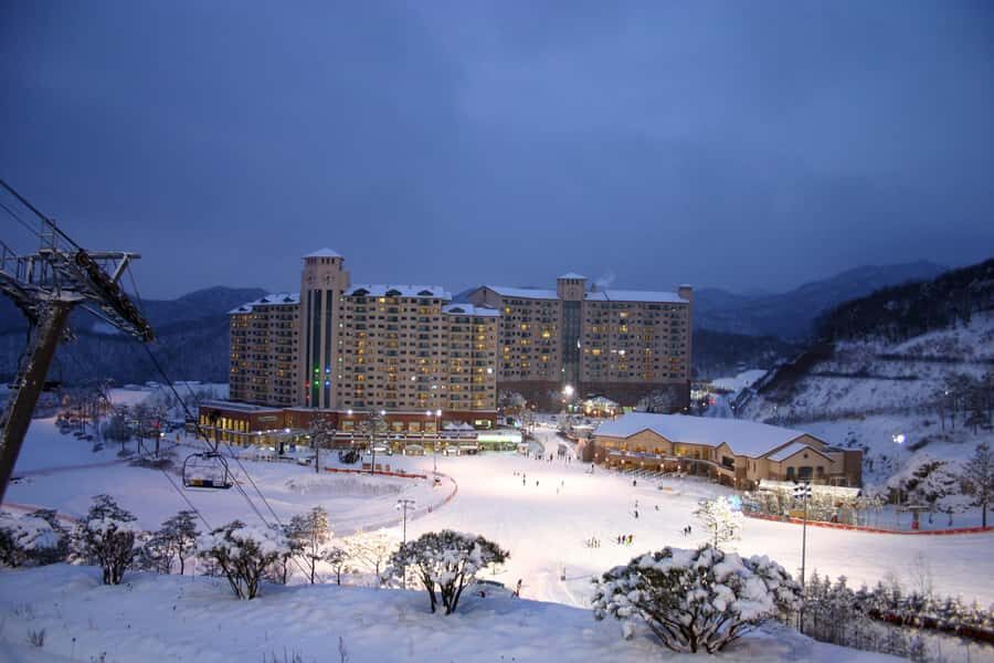 Seoul: Oak Valley Ski Resort Tour with Lesson&Ticket&shuttle - What Makes Oak Valley Stand Out?