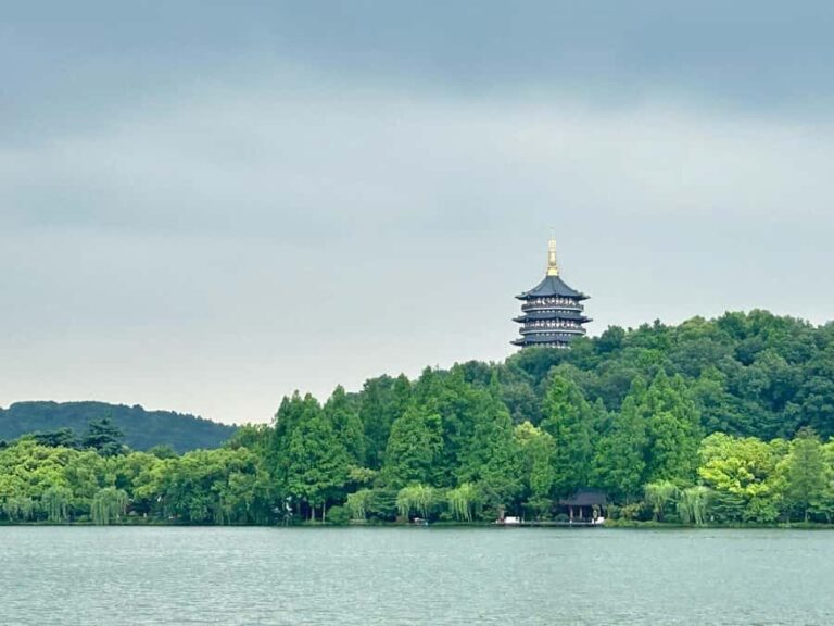 Shanghai: Matcha Lake & West Lake Day Trip by Train - Exploring West Lake: A Cultural Masterpiece
