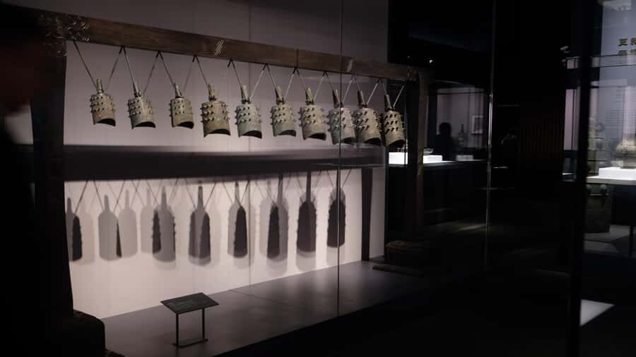 Shanghai Museum East: A Living Dialogue Across Millennia - The Tranquil Beauty of a Traditional Tea Ceremony