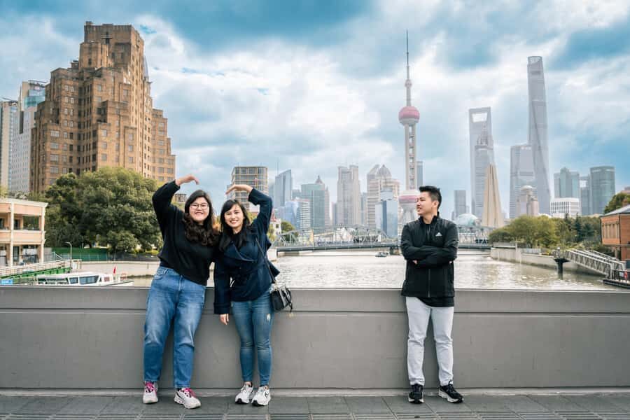 Shanghai: Professional Photoshoot Walking Tour - Itinerary Breakdown