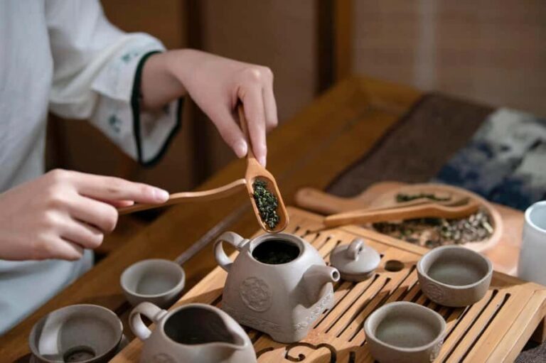Shanghai: Zhujiajiao Water Town with Tea Ceremony Experience - What to Expect from the Tour