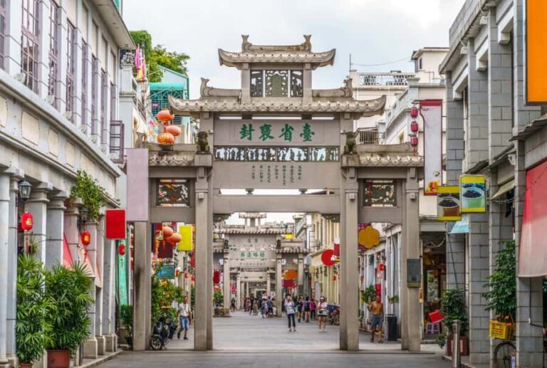 Shantou: Chaozhou Ancient City & Kaiyuan Temple Day Trip - Analyzing the Value