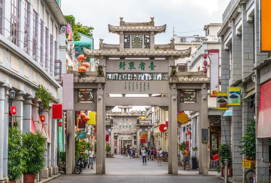 Shantou: Chaozhou Ancient City & Kaiyuan Temple Day Trip - Analyzing the Value