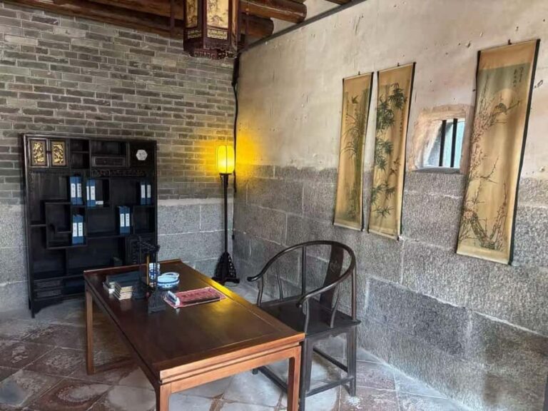 Shenzhen: Dapeng Ancient Fortress Guided History Tour &Cliff - Exploring Dapeng Fortress: History Carved in Stone