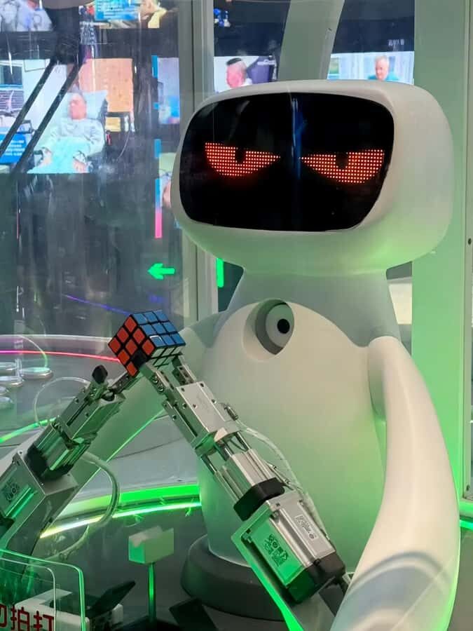 Shenzhen Future Tech: Drones, Robots & Self-Driving Cars - Alternative Route: Tech and Pop Culture