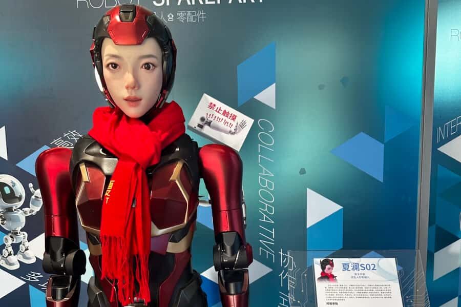 Shenzhen: High-Tech Tour at 6S Store & Electronic Market - The Innovative Food Delivery Experience