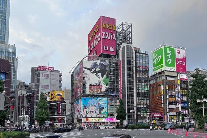 Shinjuku Retro 90s Izakaya and Modern Bar Tour - Discovering Golden Gai: Small Bars, Big Personalities