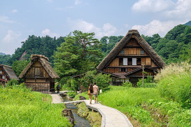 Shirakawago Day Trip: Government Licensed Guide & Vehicle from Kanazawa - Who Will Love This Tour?