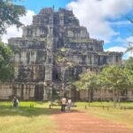 Siem Reap: Angkor Small Tour & Floating Village Private Tour - Explore the Ancient Temples of Angkor