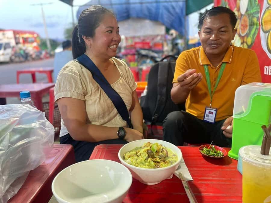Siem Reap: Evening Street Food Tour by Tuk-Tuk - Starting Point and First Impressions
