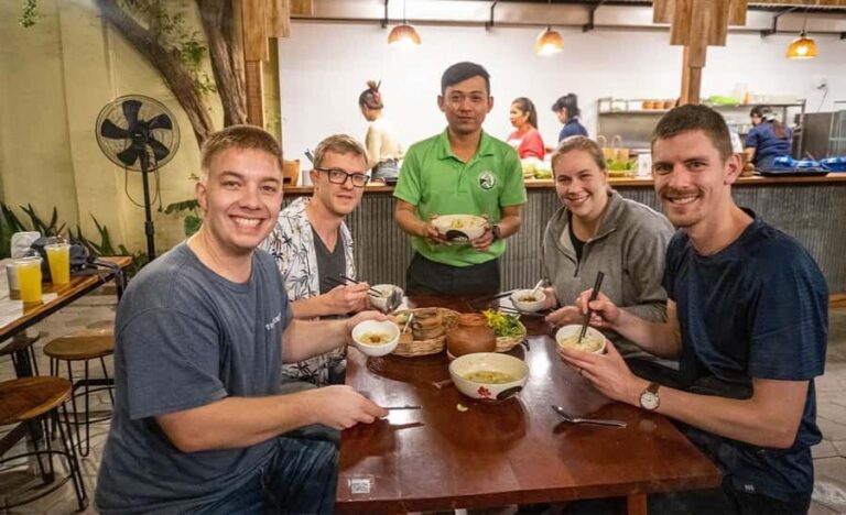 Siem Reap: Morning Food Tour, Market Walking & Street Art - Exploring Psar Krom Market: A Feast for the Senses