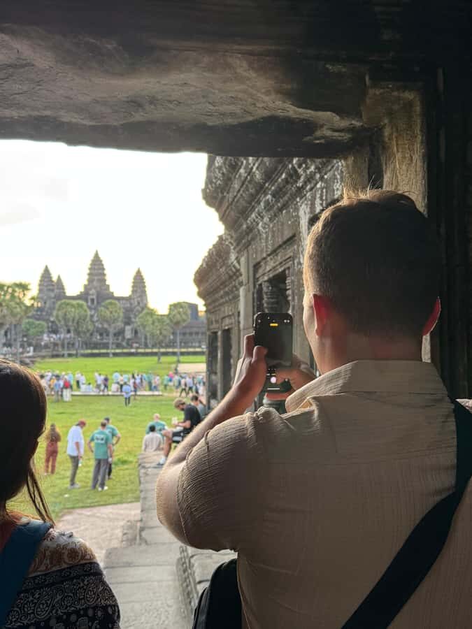 Siem Reap & Phnom Penh: 6-Day Tour Package Guided with Meals - The Overall Value