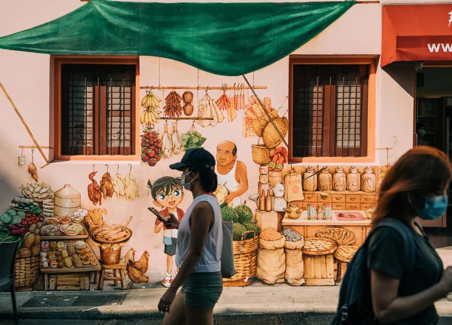 Singapore: Chinatown Food, Legends & Heritage Walking Tour - Wandering Through Mysterious Alleys and Historic Streets
