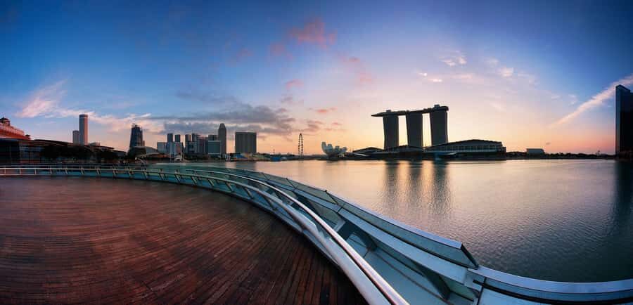 Singapore: Sunset Bike Tour with Hawker Food Experience - Holding It All Together: The Value of This Tour