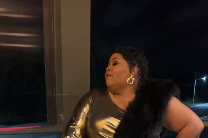 Sip & Solve Immersive Murder Mystery Experience in The Bahamas - Drinks and Refreshments