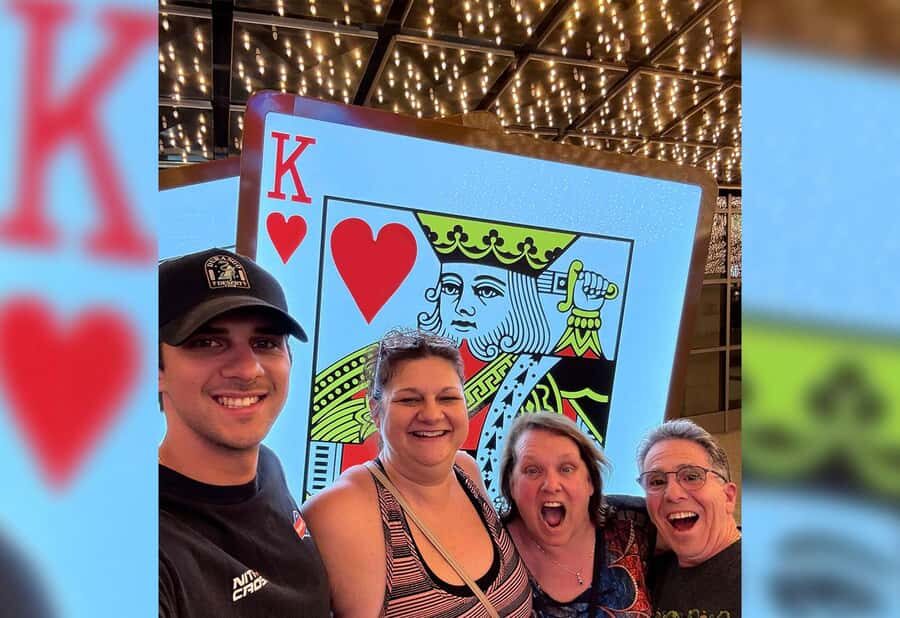 Small Group Vegas Strip Walking Tour with Free Drink - A Step-by-Step Look at the Itinerary