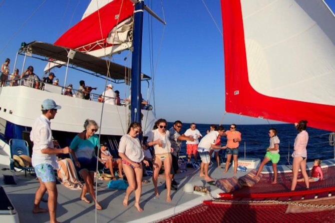 Snorkeling Discovery sailing in Los Cabos - Dining and Refreshments: A Mexican Feast on Deck