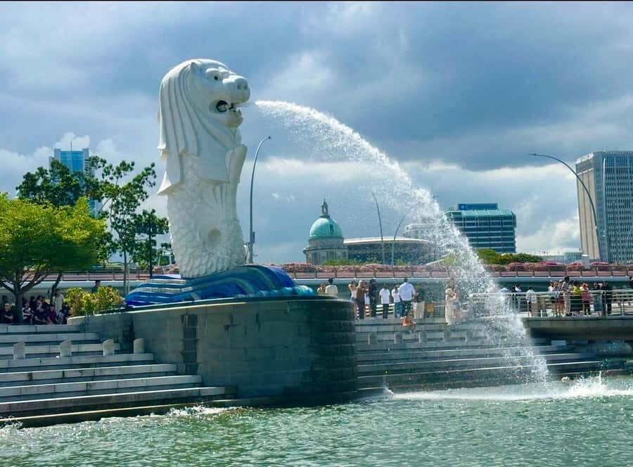 Sparkling Singapore City tour-RiverCruise, LightShows, Satay - Who Should Opt for This Tour?