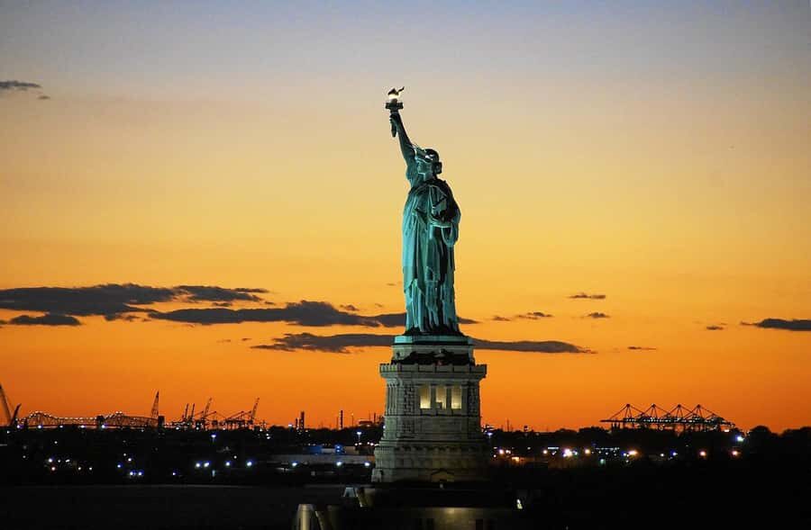 Statue of Liberty Ellis Island Guided Tour French or Spanish - What to Expect During Your Day