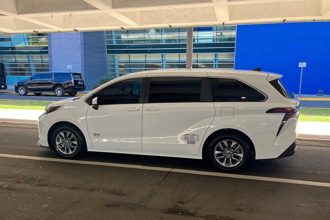 Stylish Airport Transfers in San Juan - The Benefits of Private and Mobile Booking