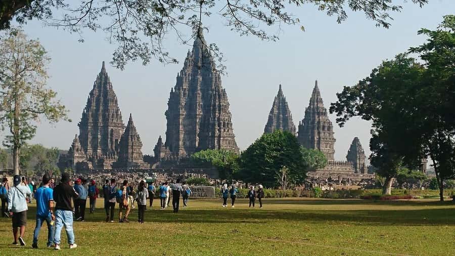 Sultan Palace, Prambanan Temple and Water Castle Guide Tour - Why This Tour Works Well