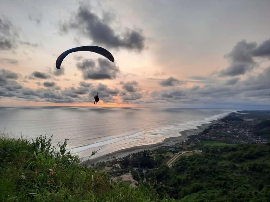 Sunset Adventure at Parangtritis Paragliding - What to Expect: From Soaring to Sitting