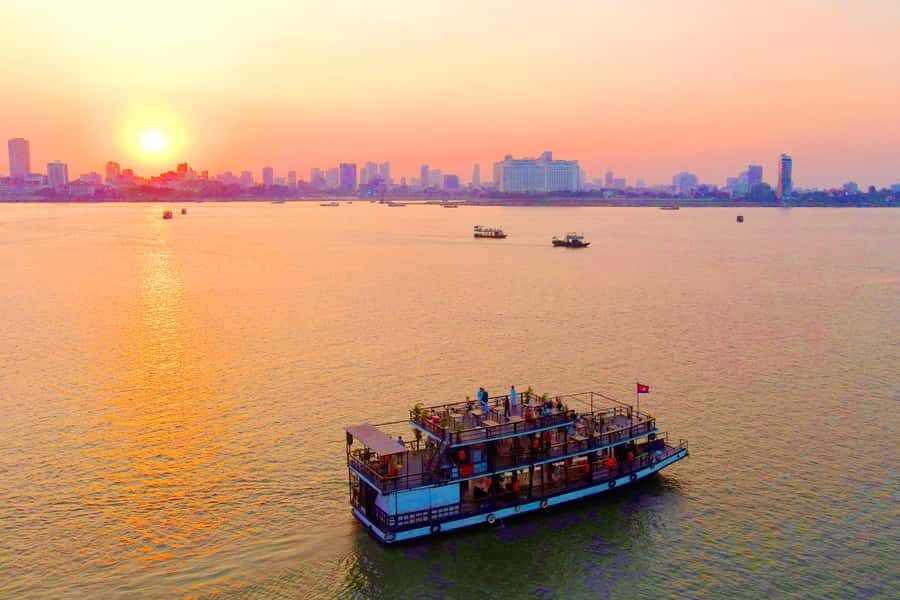 Sunset cruise with unlimited beer, soft drinks & tour guide - The Itinerary Breakdown