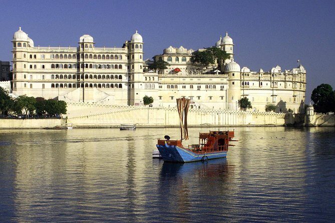 Sunset Shared Boat Cruise on Lake Pichola in Udaipur - The Stops and Their Significance