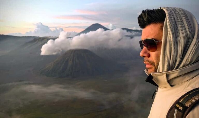 Surabaya or Malang: Mount Bromo Sunrise with good tour guide - Why This Tour Offers Good Value