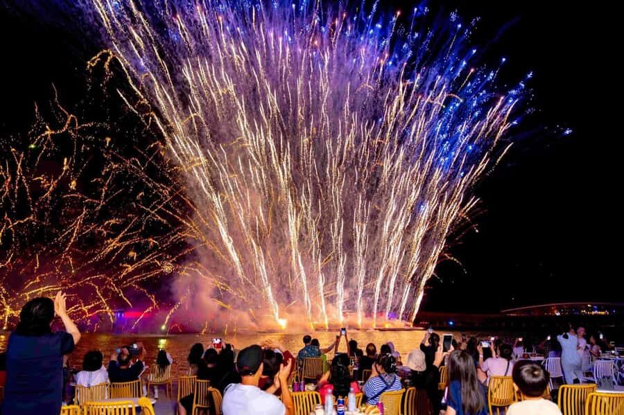 Symphony of the sea show with snack on the beach - The Value of the Experience