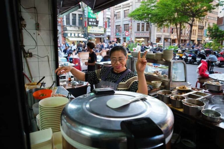 Taipei: Food Tour with Locals & 12+ Flavors (Small Group) - What Makes This Tour Stand Out?