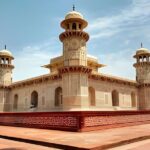 Taj Mahal Entrance Ticket with including Private Guide - Who Will Benefit Most from This Tour?