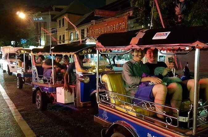 Temples Markets and Food Tour in Bangkok by Night with Tuk-Tuk - What makes this tour special?