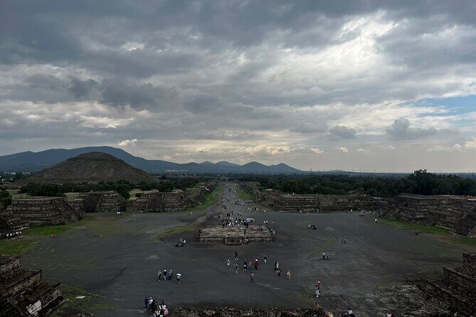 Teotihuacan magical private tour, with pulque tasting - Authenticity and Cultural Connection