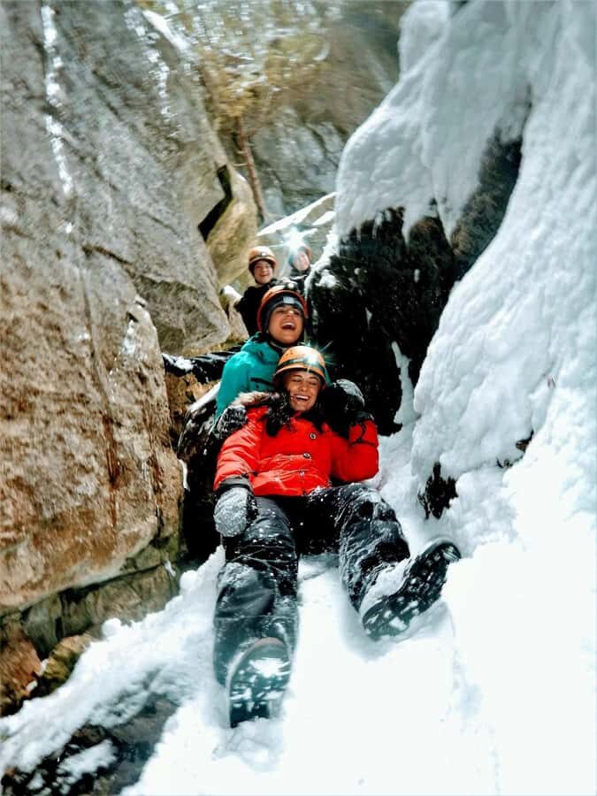 The Blue Mountains: Winter Caving and Snowshoe Tour - Cave Exploration in the Heart of a Winter Wonderland