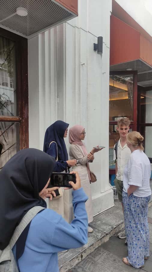 The heart of Bandung and Grand Mosque Guided Walking Tour - Practical Details and What to Expect